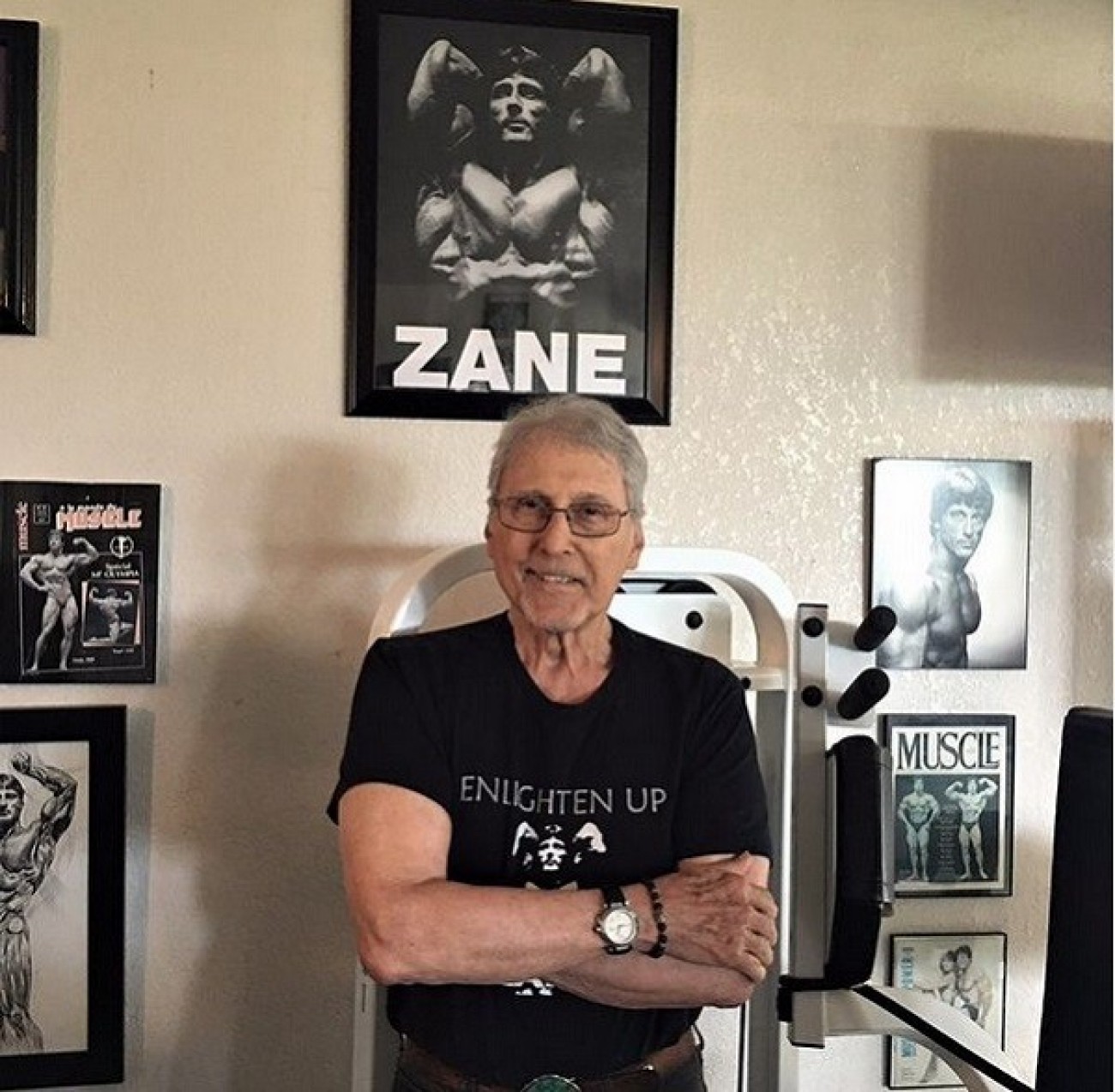 Zane, que derrotou Schwarzenegger no fisiculturismo, ainda malha, aos ...